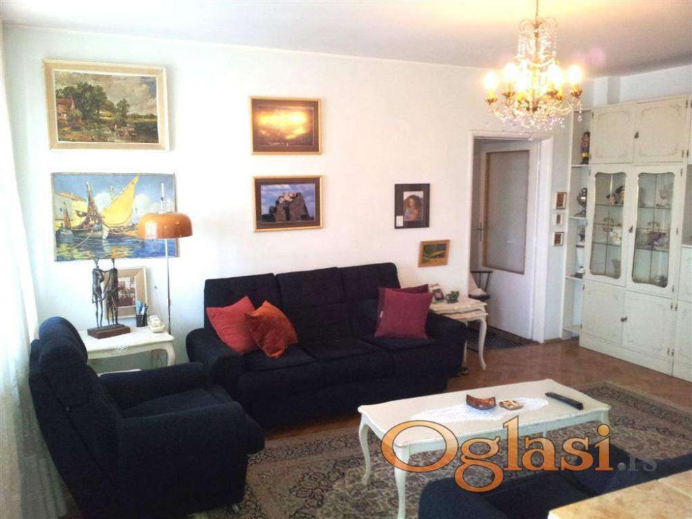 27. marta, Trosoban stan za izdavanje, 90m2, 750€