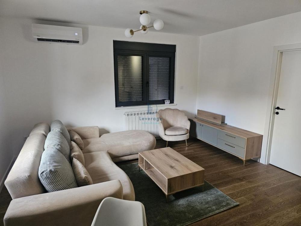 Petrovaradinska, Dvoiposoban stan za izdavanje, 48m2, 800€