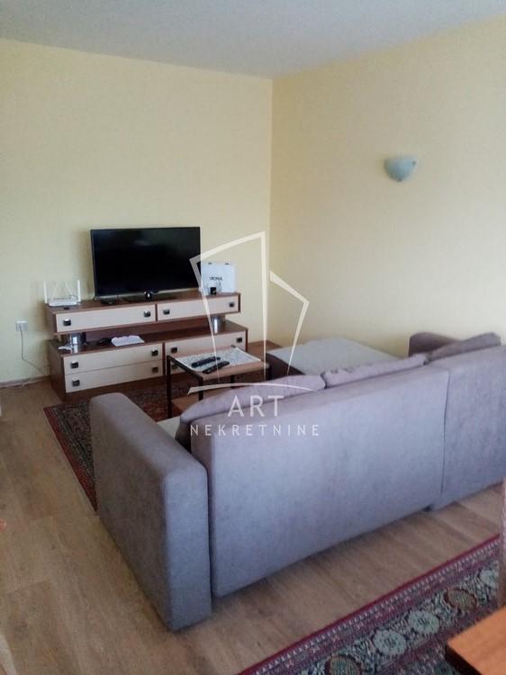 Braće Abafi, Jednosoban stan za izdavanje, 42m2, 400€