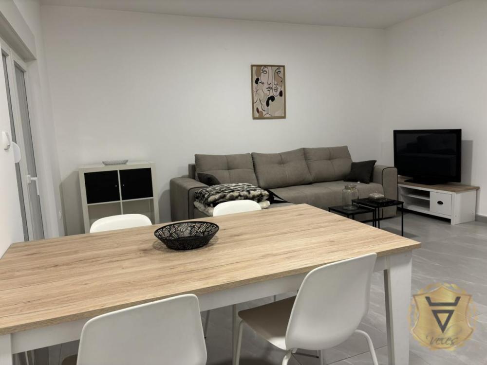 Jednoiposoban stan za izdavanje, 49m2, 450€