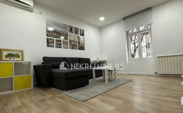 Beogradska, Dvosoban stan za izdavanje, 50m2, 700€