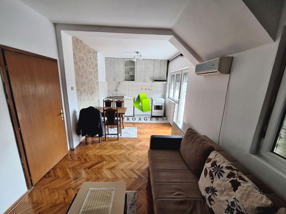 Jednoiposoban stan za izdavanje, 43m2, 300€