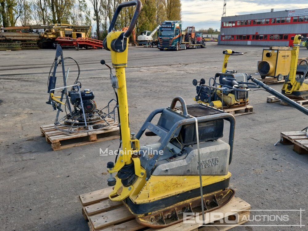 Prodaje se Wacker Neuson DPU4545HE vibro ploču na aukciji