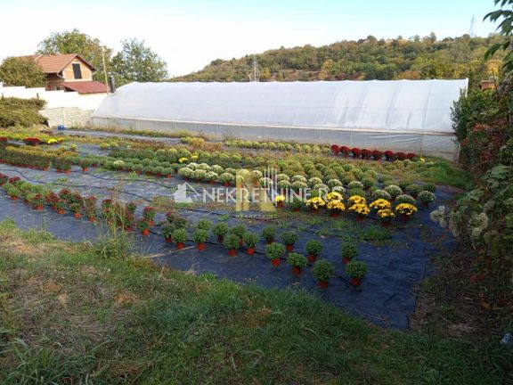 PRODAJA ZEMLJIŠTA U GRAĐEVINSKOM PODRUČJU, SREMSKA KAMENICA