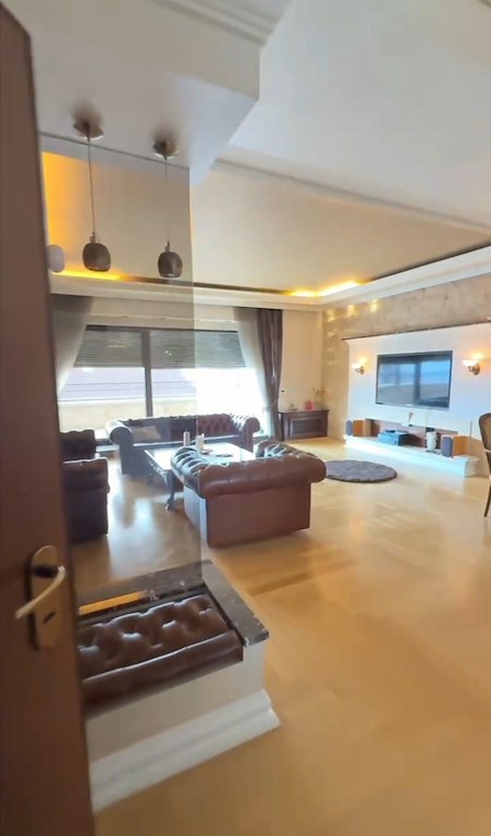 Izdavanje PENTHOUSE Vracar petosoban duplex garaza cena sa troskovima