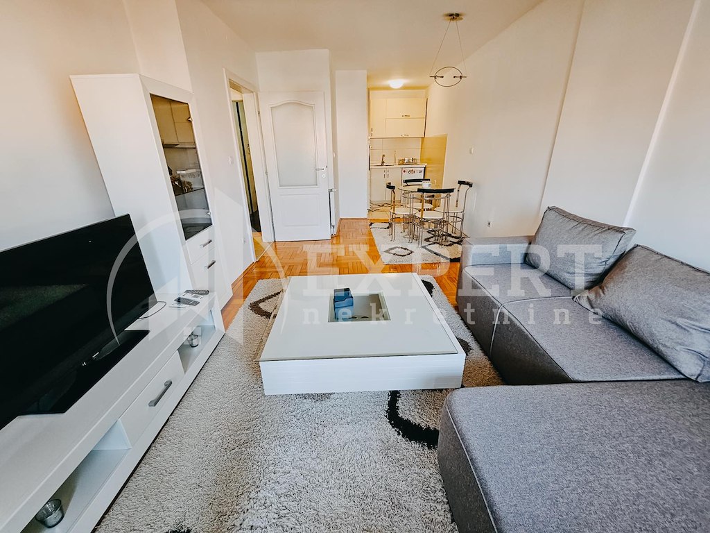 Trosoban stan, 70 m2, Centar, Vožda Karađorđa ID: i-012836