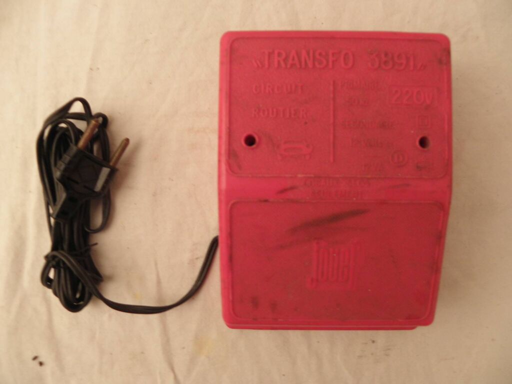 Trafo Jouef, France, 220 12 V DC,za auto pistu i vozove, bez