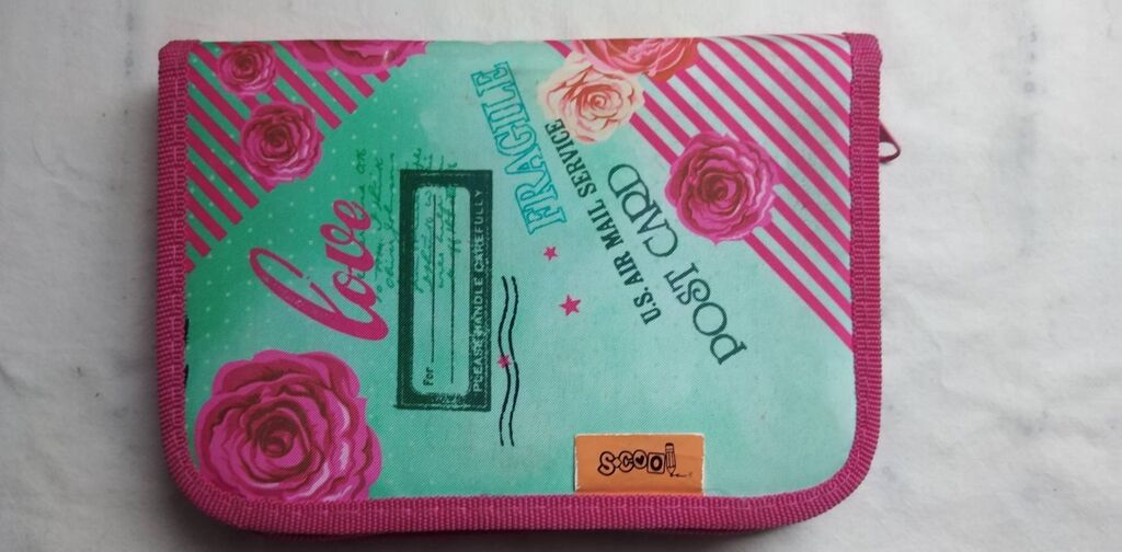 Decije pernice rasklopljena 29x20a sklopljena(cickom) 14,5x20 cm. 4