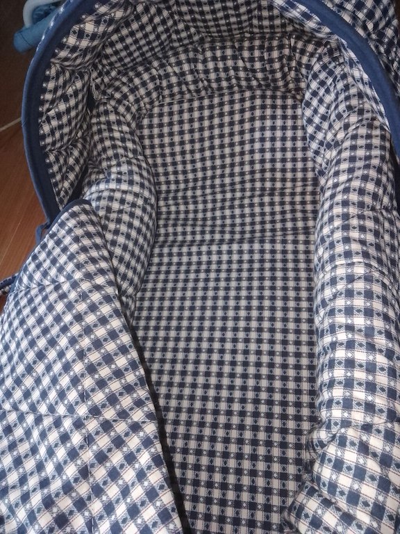 Nosiljka za decu, kao nova bez ikakvih ostecenja. moze da se skida