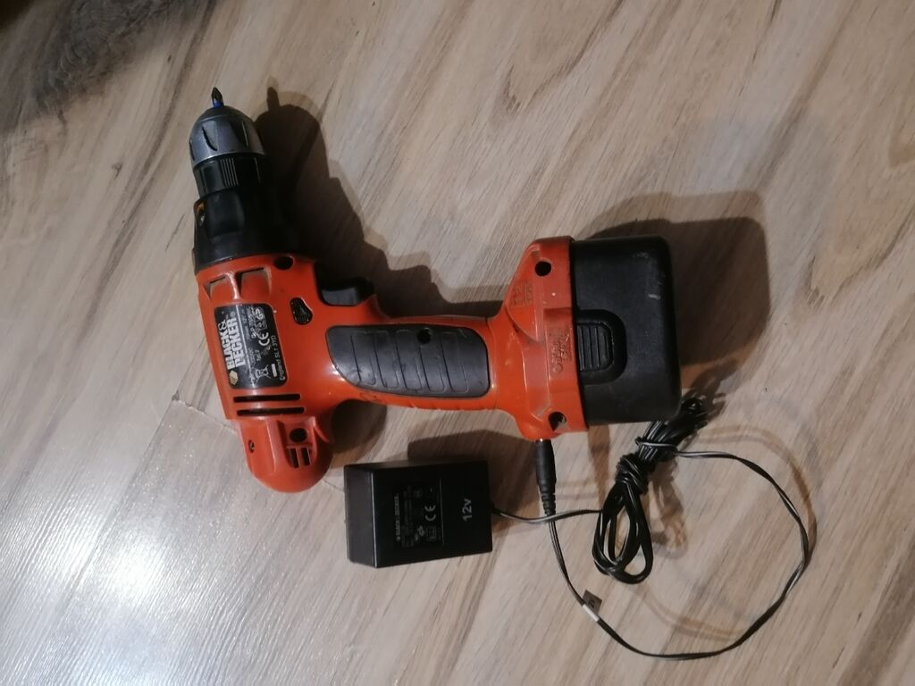 Black & Decker akumulatorska bušilica/odvijač CD12C - Napon: 12 V