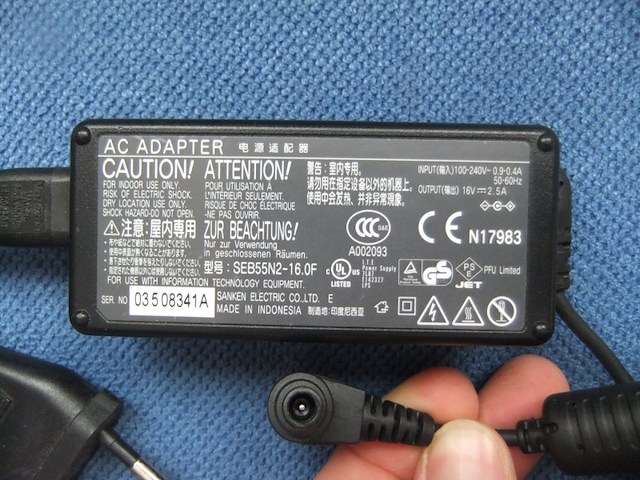 Fujitsu adapter 16V 2.5A ORIGINAL + GARANCIJA!