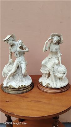 Dve Kapodimonte Figure sa Potpisom