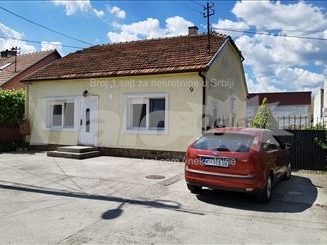 Stambeno poslovna kuca 140 m2 Novi Sad