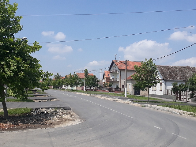 Kuca 47 m2 Ugrinovci Opstina Zemun Beograd