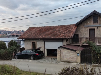 Porodična kuća, Leštane (Sut+Pr+Pk) 278 kvm na 8 ari placa