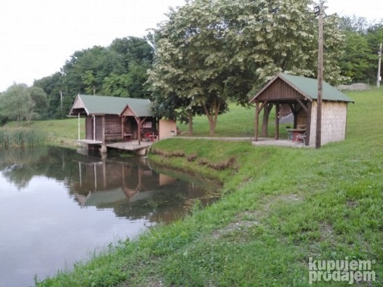Izdaje se Plac 74 ara Veliki Crljeni Lazarevac