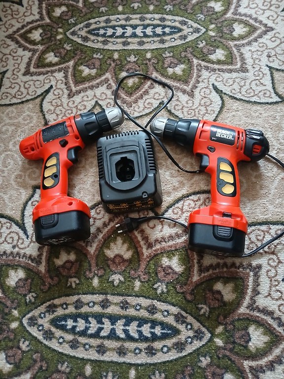 Set: 2x akumulatorska bušilica/odvijač Black & Decker + punjač