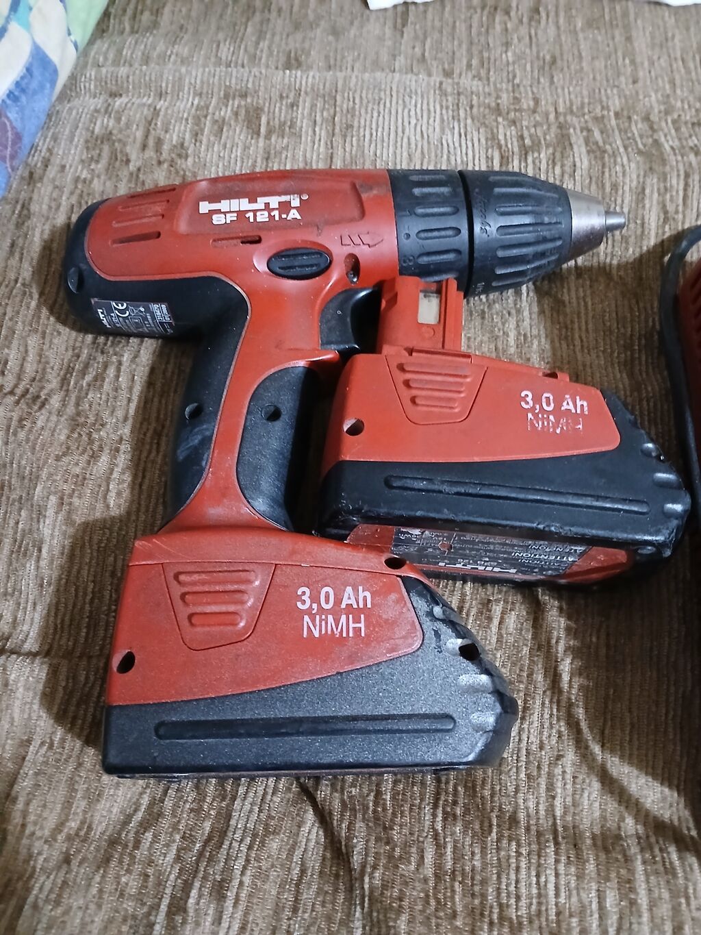 Hilti set – akumulatorska bušilica/odvijač + punjač - Model