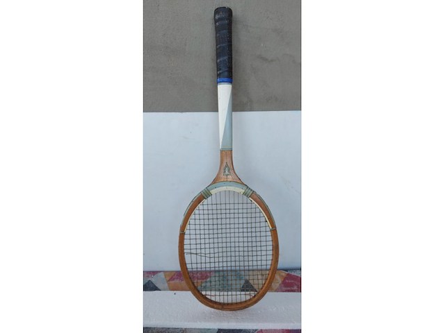Stari reket za tenis