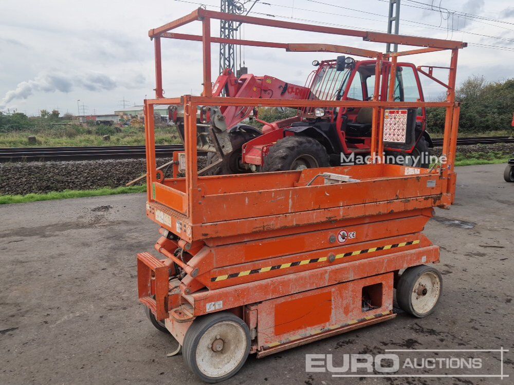 Prodaje se Skyjack Electric Scissor Lift hidrauličnu zglobnu platformu na aukciji