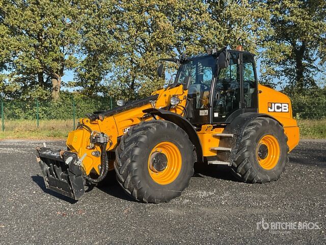 Prodaje se JCB TM420 T4F teleskopski prednji utovarivač na aukciji