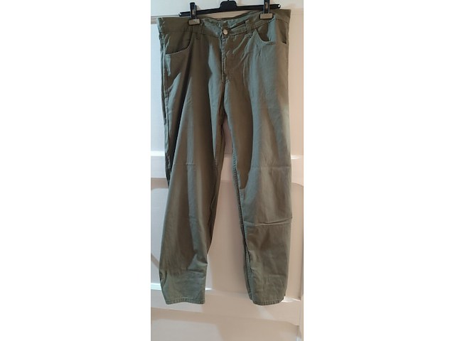 Maslinasto zelene pantalone