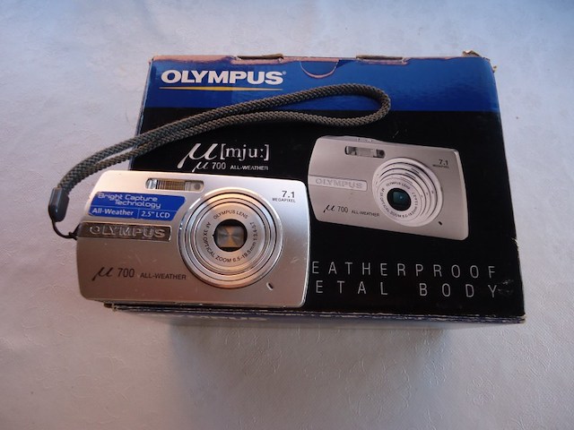 Olympus Mju 700 Silver Digital Camera 7MP, 3 x Zum!