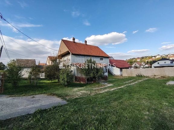 Kuća 174 m², 6 ari, Barič, Obrenovac, 105.000€