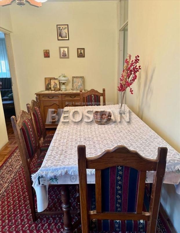 Novi Beograd stari merkator #65018 700 €
