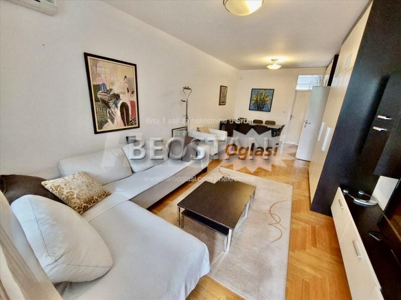 Novi Beograd - Blok 22 arena #65019 890 €
