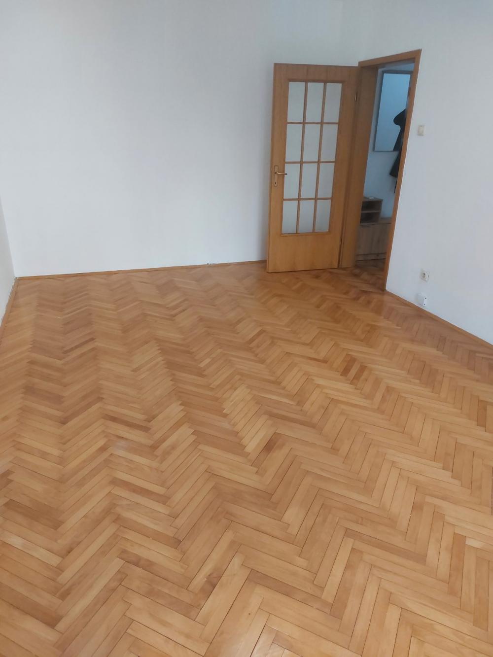 Crveni Krst,Metohijska,polunamešten ID#18813 500 €