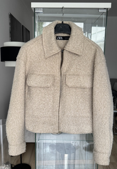 ZARA NOVA BOUCLE JAKNA