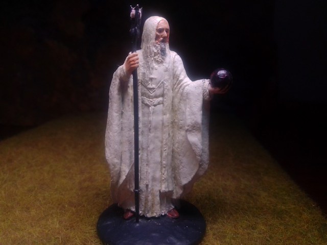 Eaglemoss Saruman with palantir