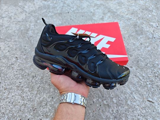Nike Air Vapormax Plus, Triple Black; Nike patike