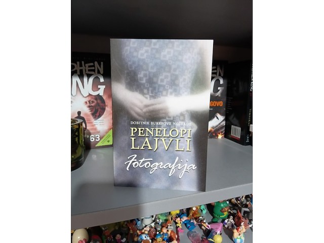 Penelopi Lajvli-Fotografija