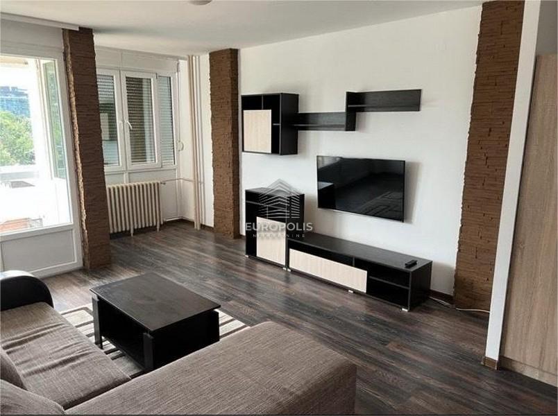 Trosoban, uknjižen i renoviran 70m2, Sava Centar ID#8639 264.000 €