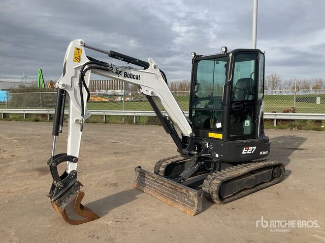 Prodaje se Bobcat E27 mini bager na aukciji