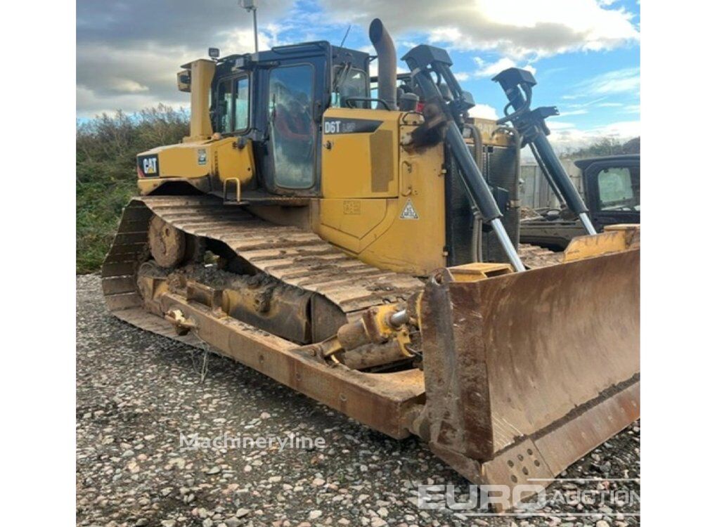 Prodaje se Caterpillar D6T buldožer na aukciji