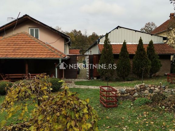 Poslovno stambeni prostor 450m2