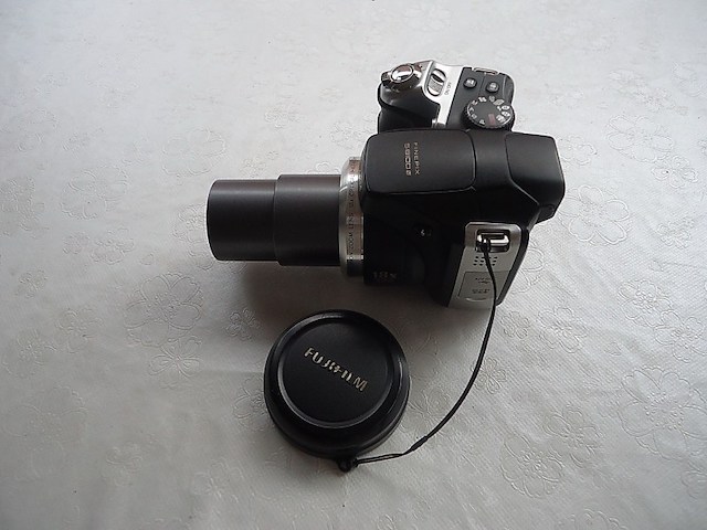 Fujifilm FinePix - S8100fd 10.0MP 18 X Zum D. Camera -C
