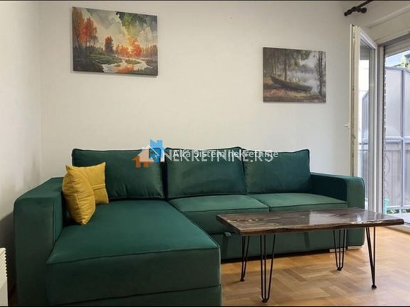 Voždovac, Lekino brdo, 2.0 stan, 40m2, 700 EUR, ID 51001