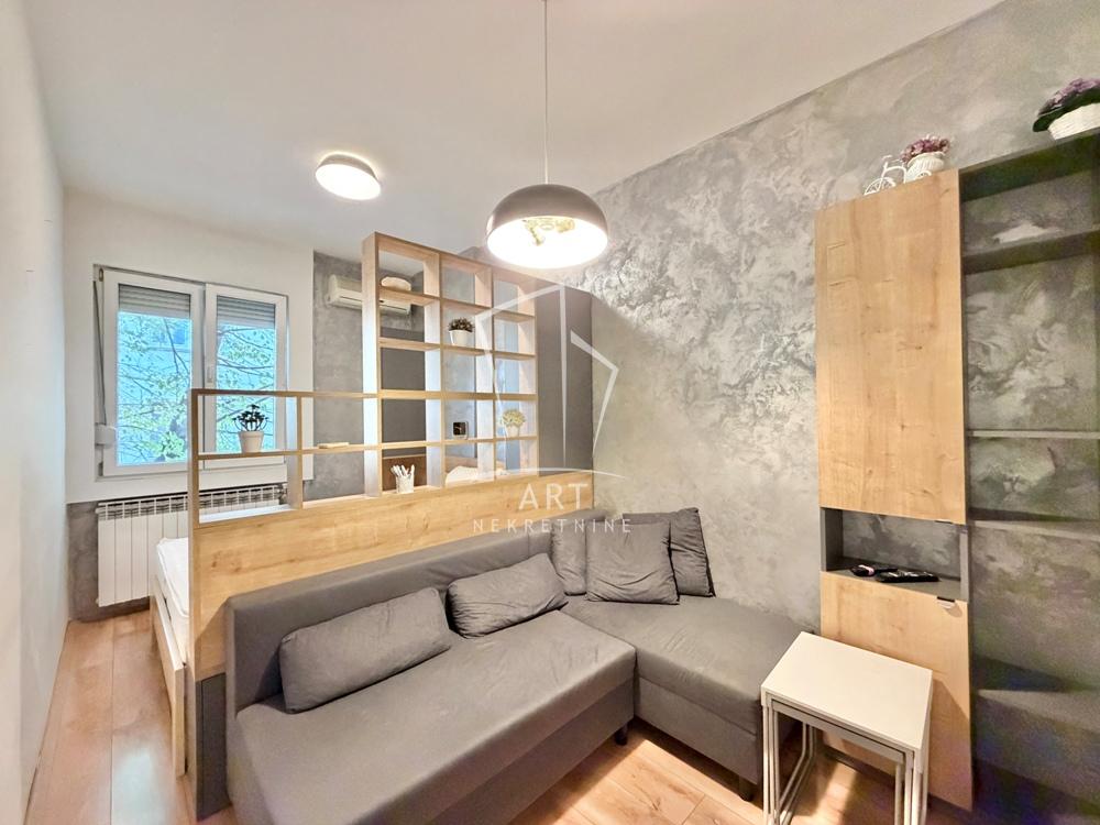 Strogi centar , pešačka zona ID#12935 550 €