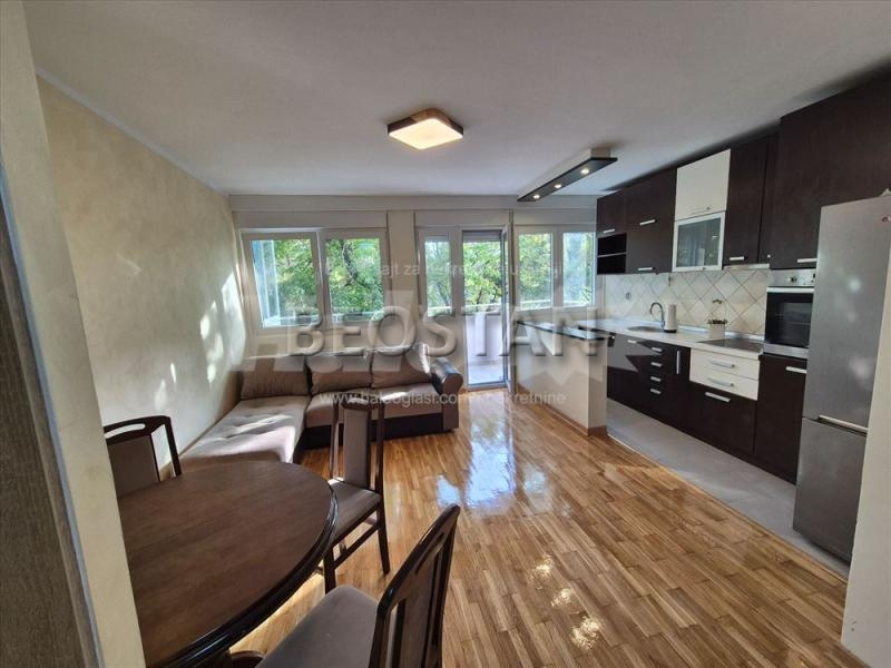 Novi Beograd - Stari merkator #65191 650 €