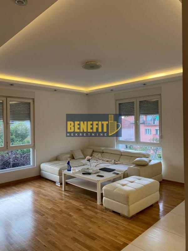 Četvorosoban stan na prodaju, 85m2, 262.000€