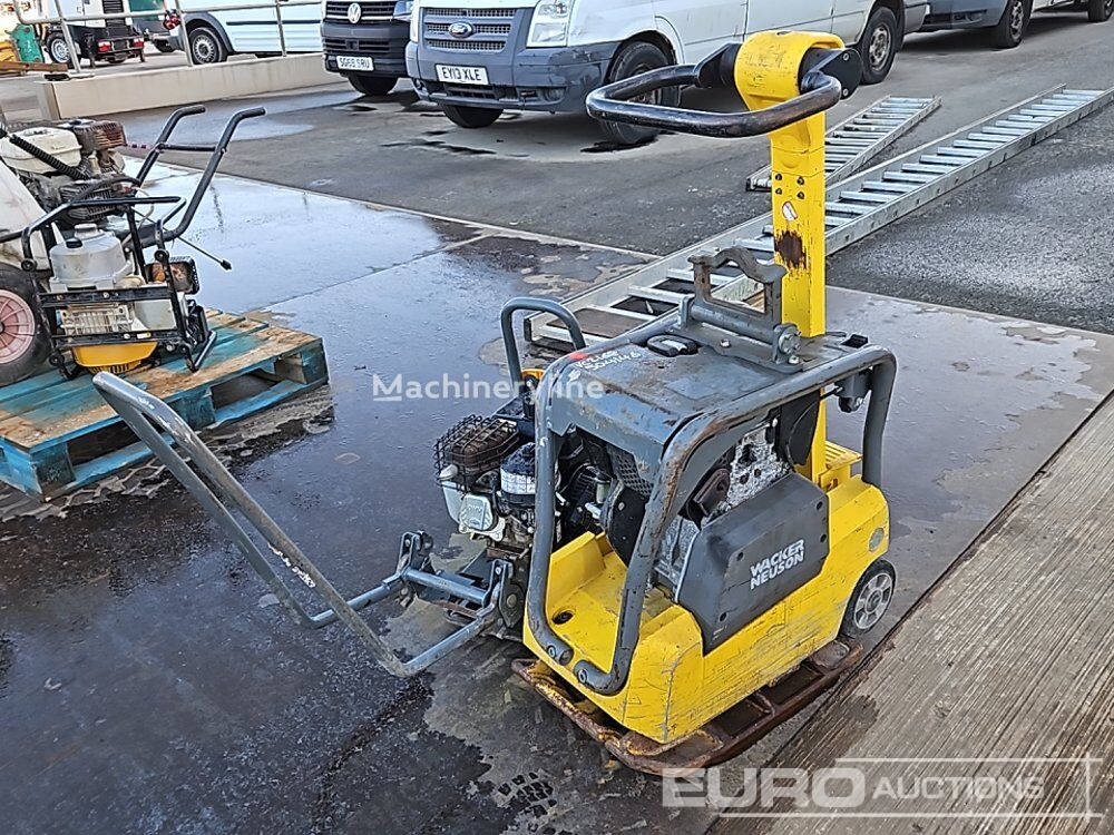 Prodaje se Wacker Neuson vibro ploču na aukciji