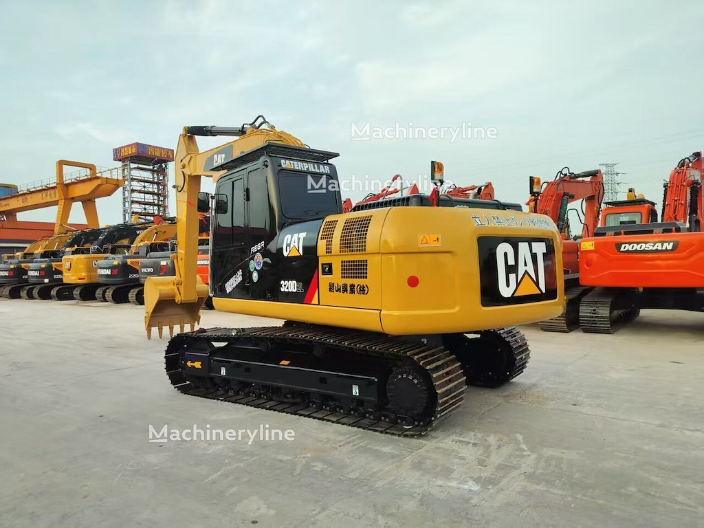 Caterpillar 320D2L bager guseničar