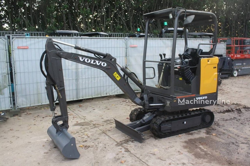 Prodaje se Volvo EC15E mini bager na aukciji