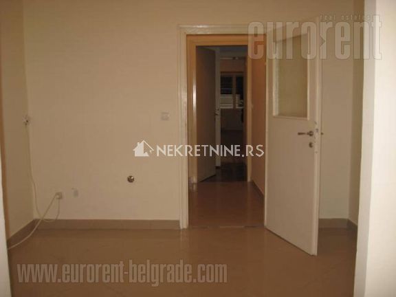 #19141, Izdavanje, P.P., CENTAR, 800 EUR
