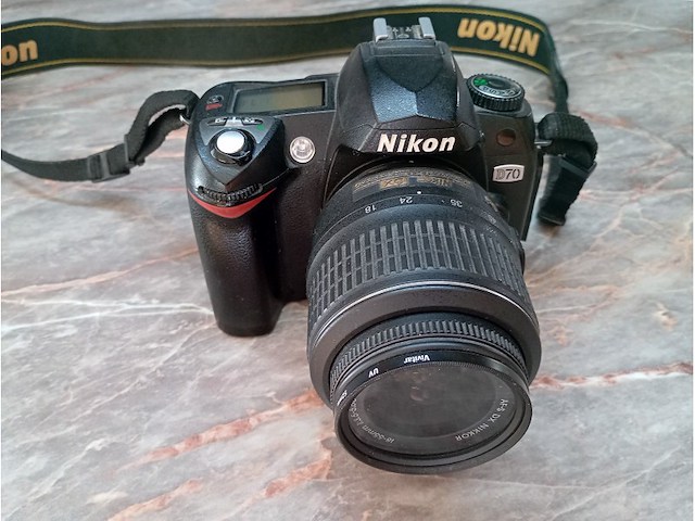 Nikon D70 sa opremom polovan