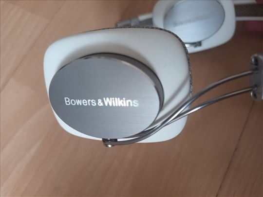 Bowers &Willkins headphones P3 white